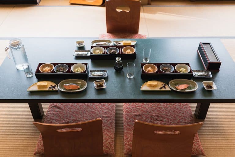 Different Ways to Say Breakfast, Lunch, & Dinner in Japanese