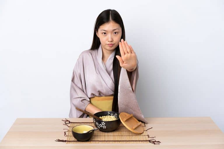 The Most Natural Ways to Say Stop in Japanese: A Complete Guide